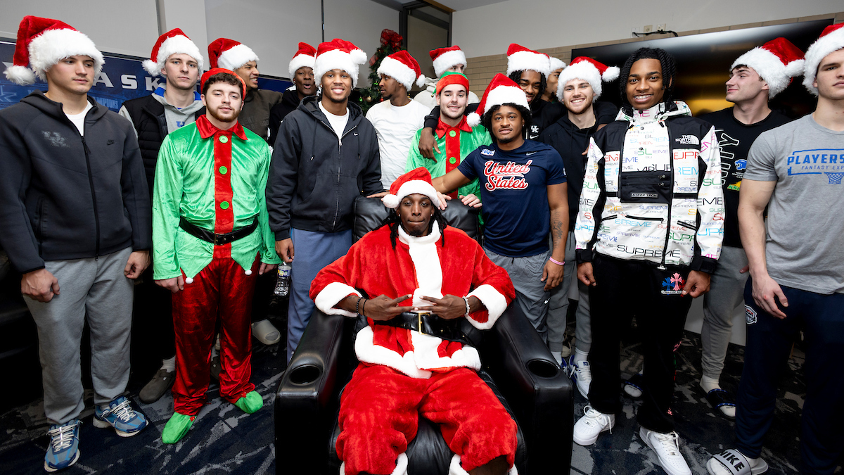 Coach Cal Christmas Photo Gallery – UK Athletics