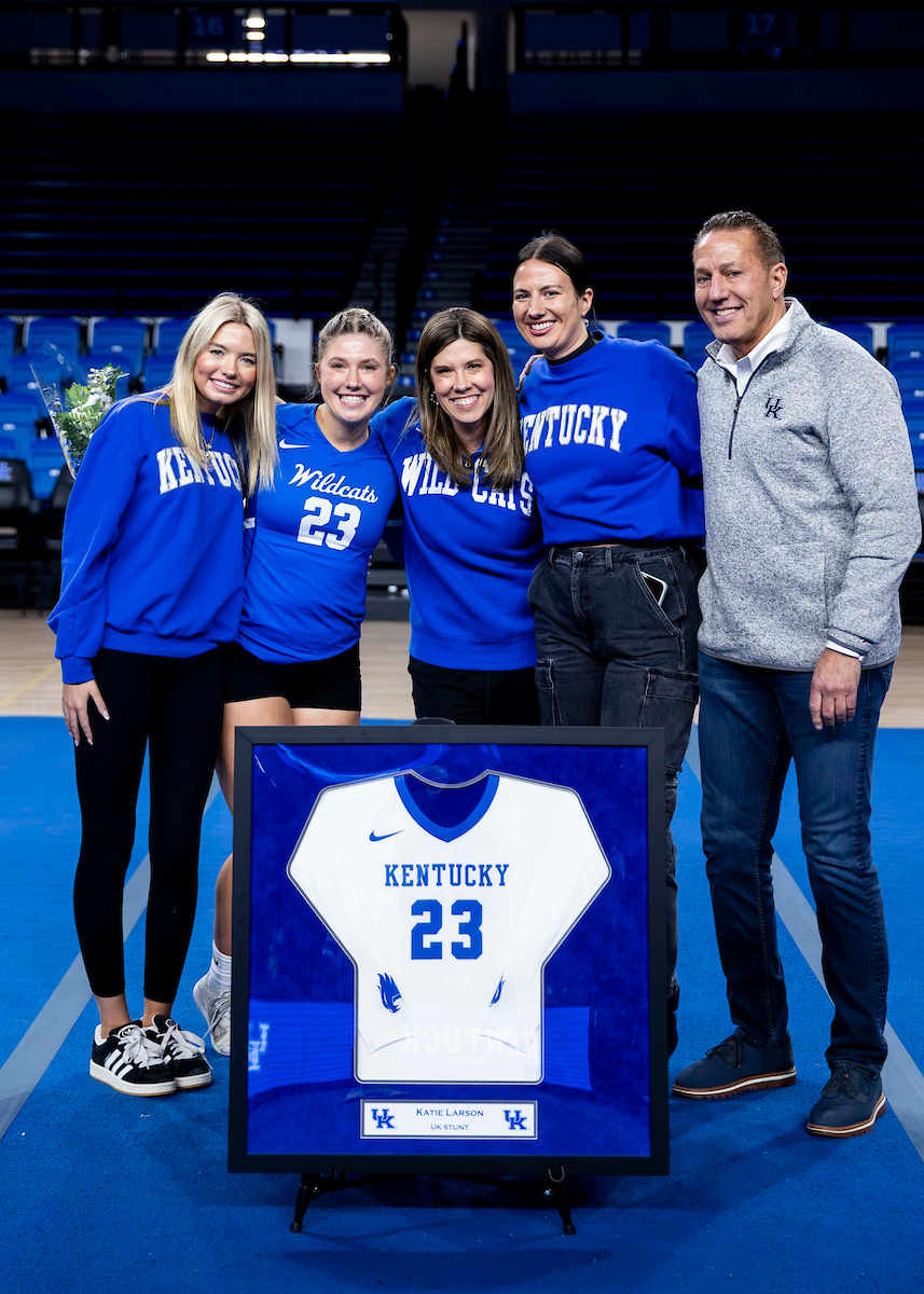 Kentucky Friday STUNT Photo Gallery – UK Athletics