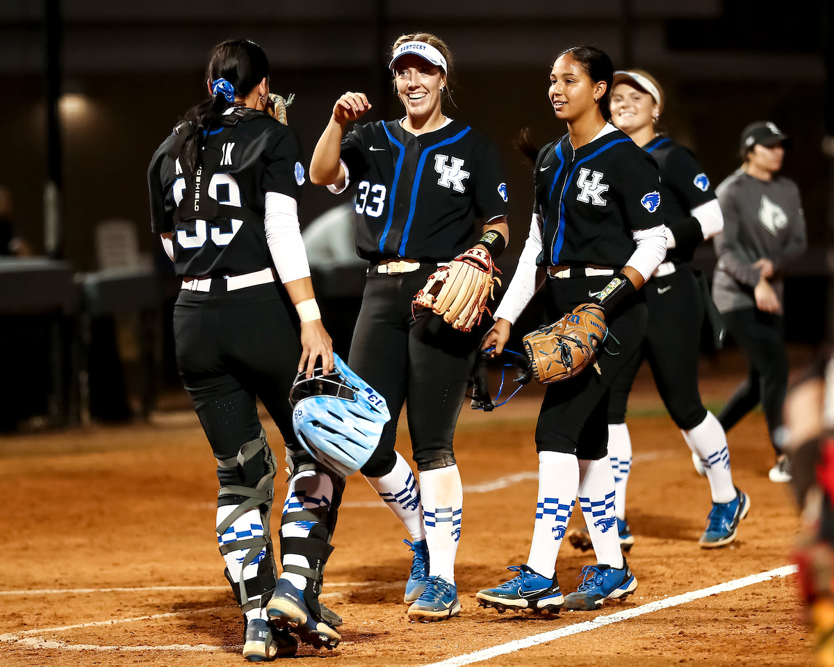 Kentucky-Louisville Big Blue Boo Fall Softball Photo Gallery – UK Athletics