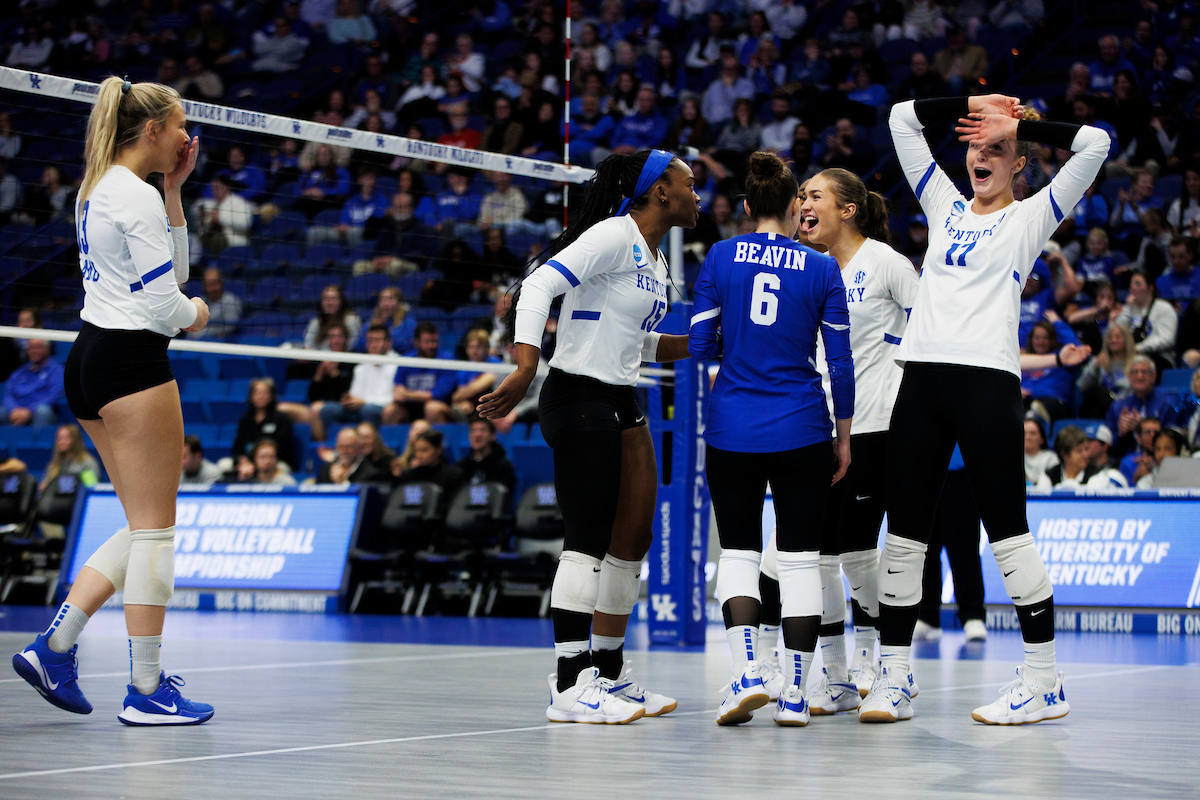 Kentucky-Wofford Volleyball Photo Gallery – UK Athletics
