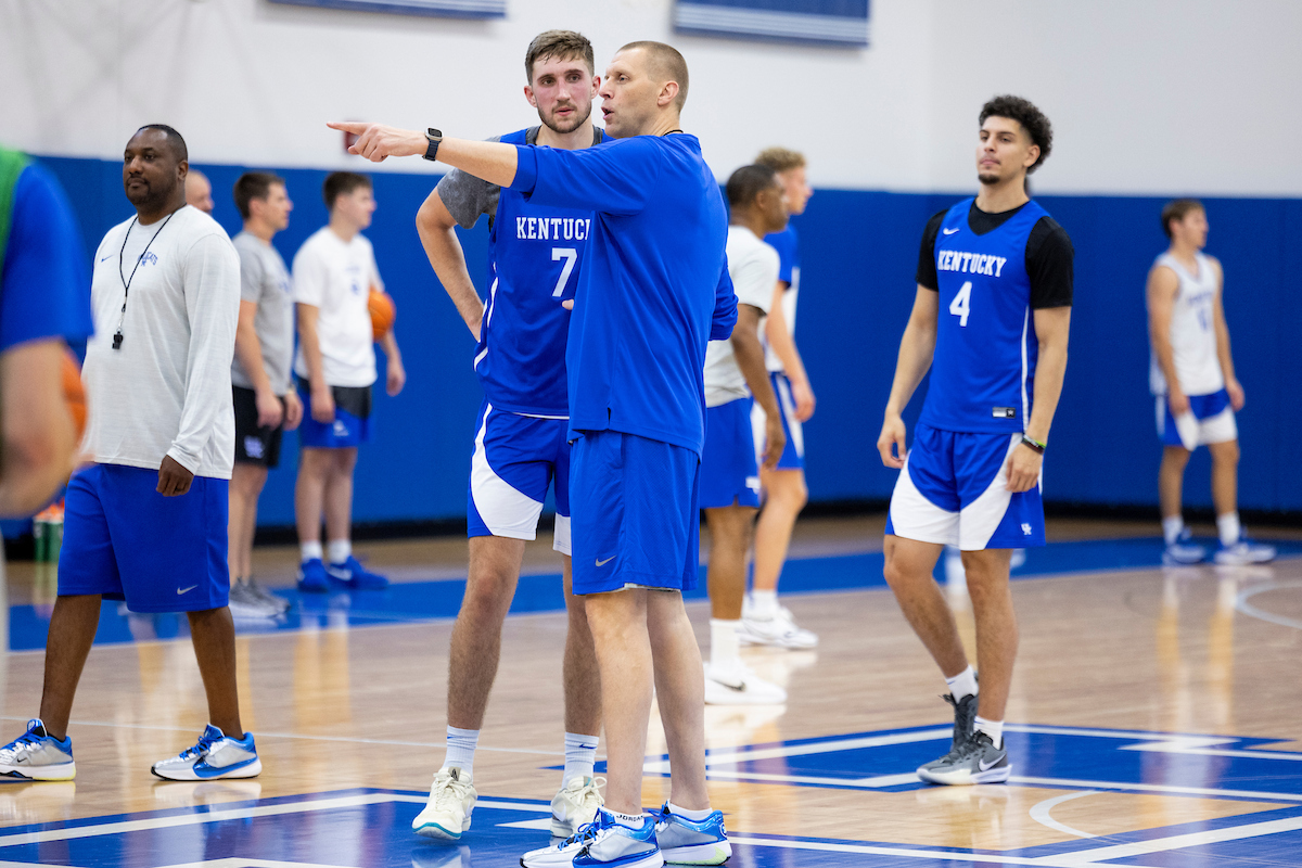 Men’s Basketball Practice and Press Conference (June 25) – UK Athletics