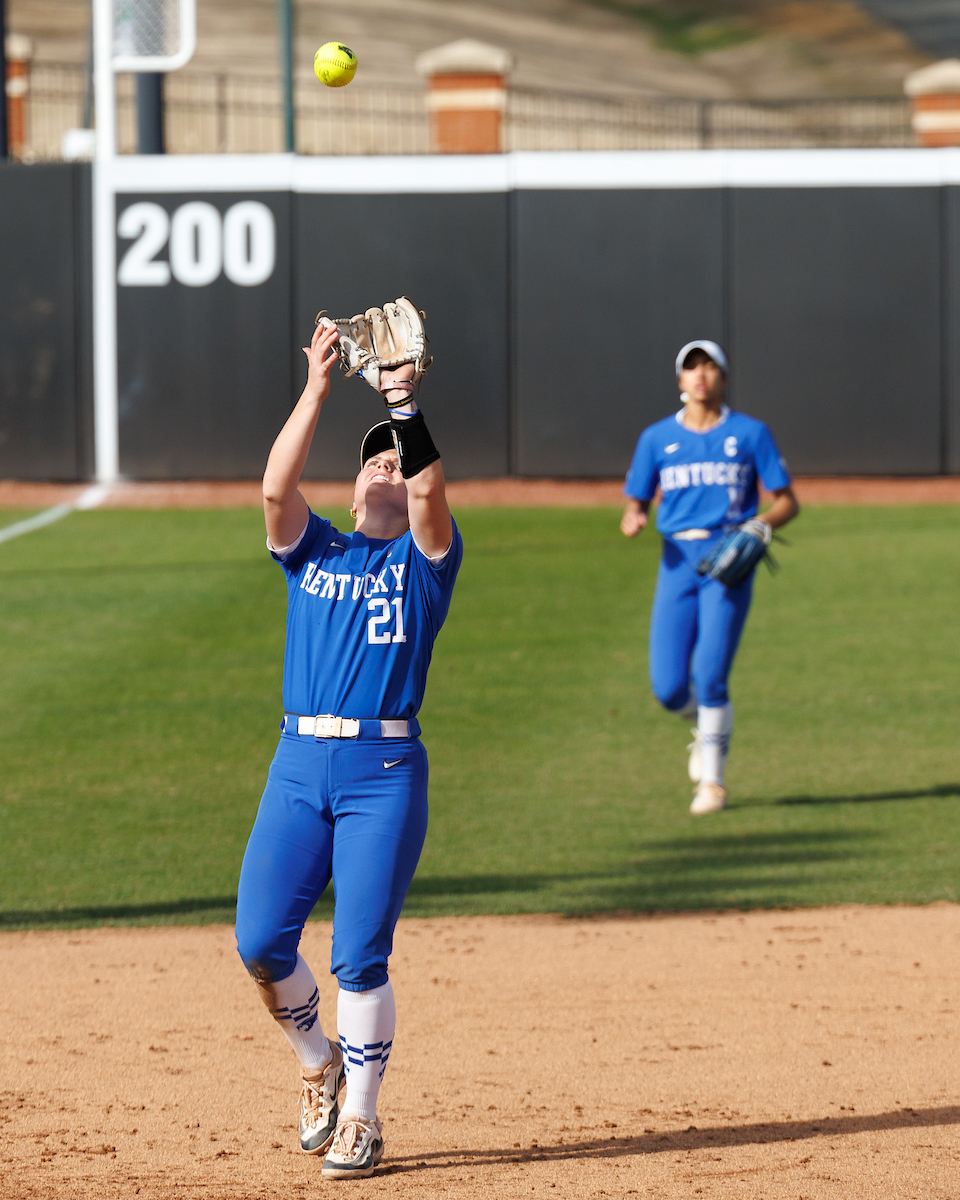 Kentucky-UNCW Softball Photo Gallery – UK Athletics
