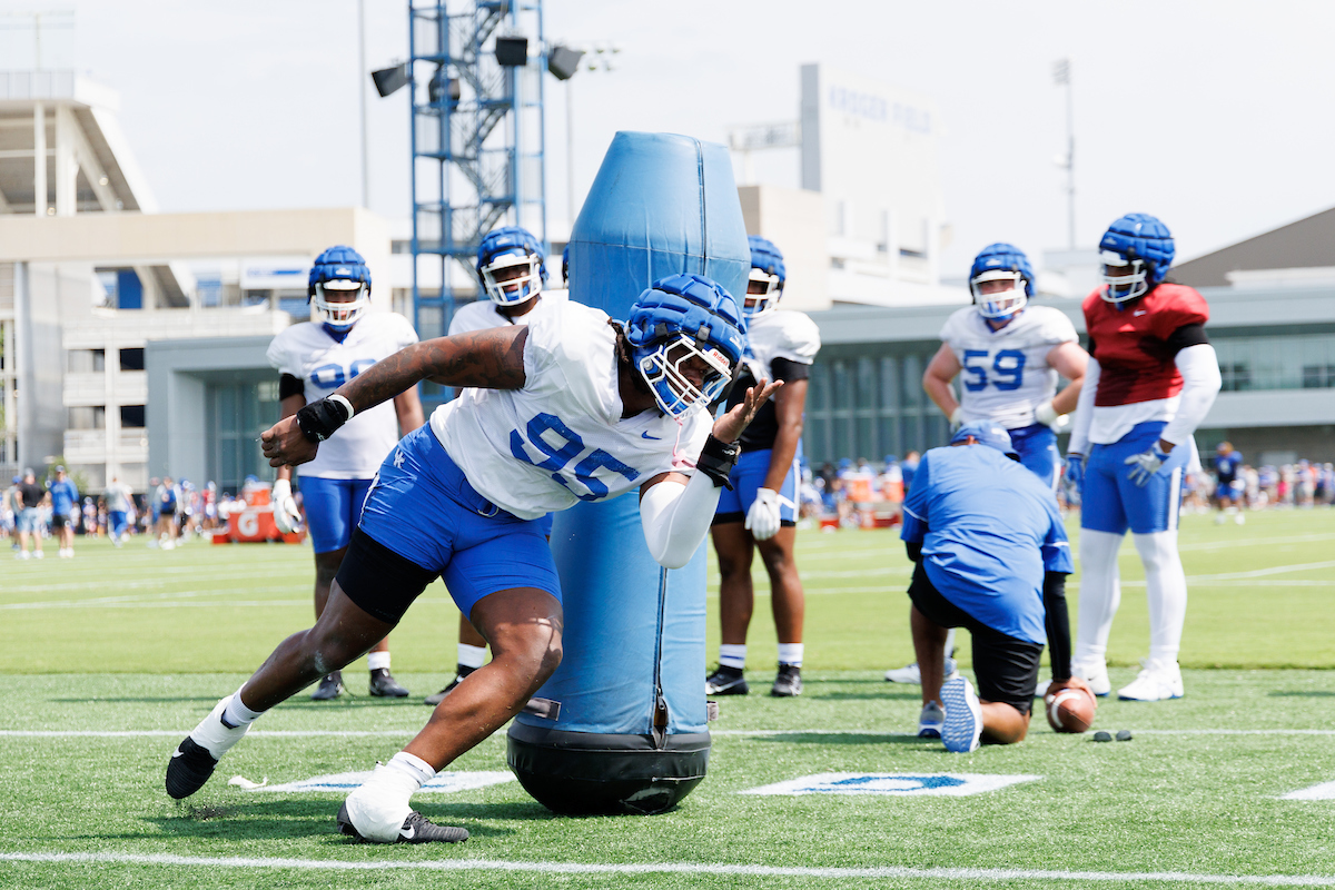Football Fan Day Photo Gallery – UK Athletics