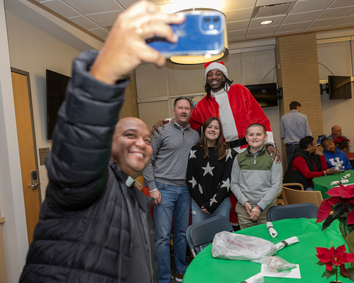 Coach Cal Christmas Photo Gallery – UK Athletics
