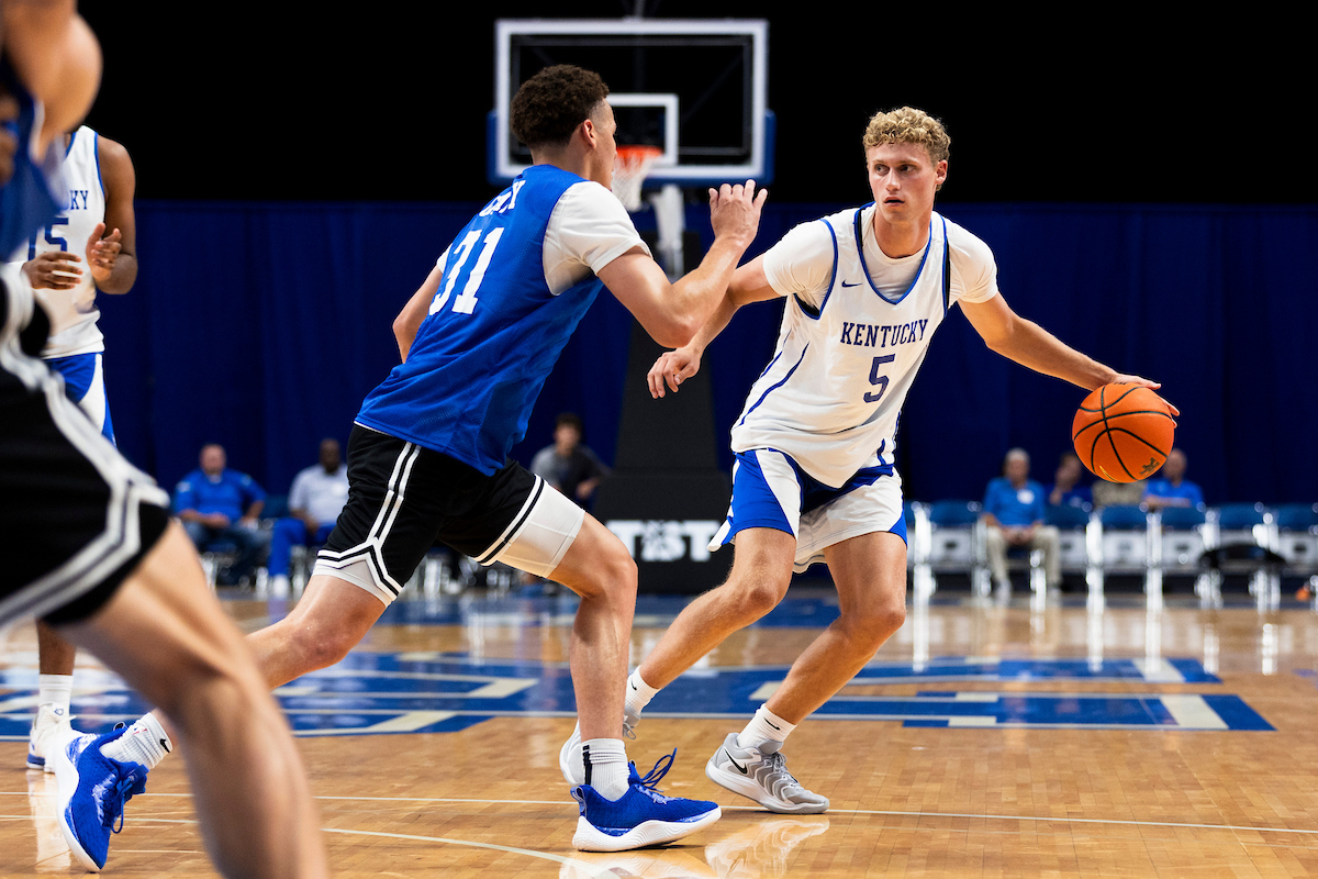 Kentucky-LaFamilia Men’s Basketball Practice in Rupp Arena Photo ...