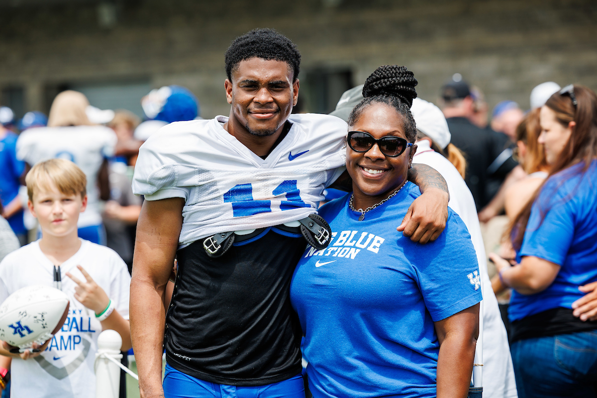 Football Fan Day Photo Gallery – UK Athletics