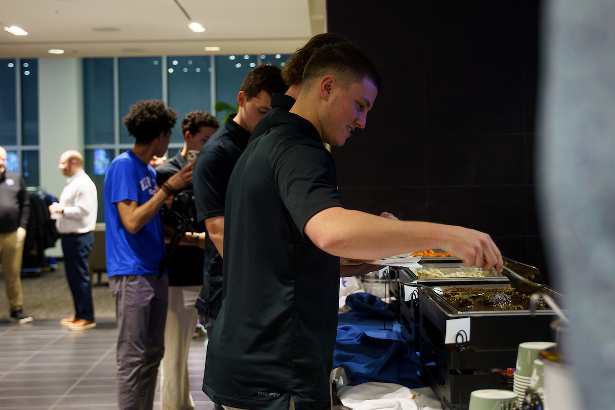 Baseball/Softball First Pitch Dinner Photo Gallery – UK Athletics